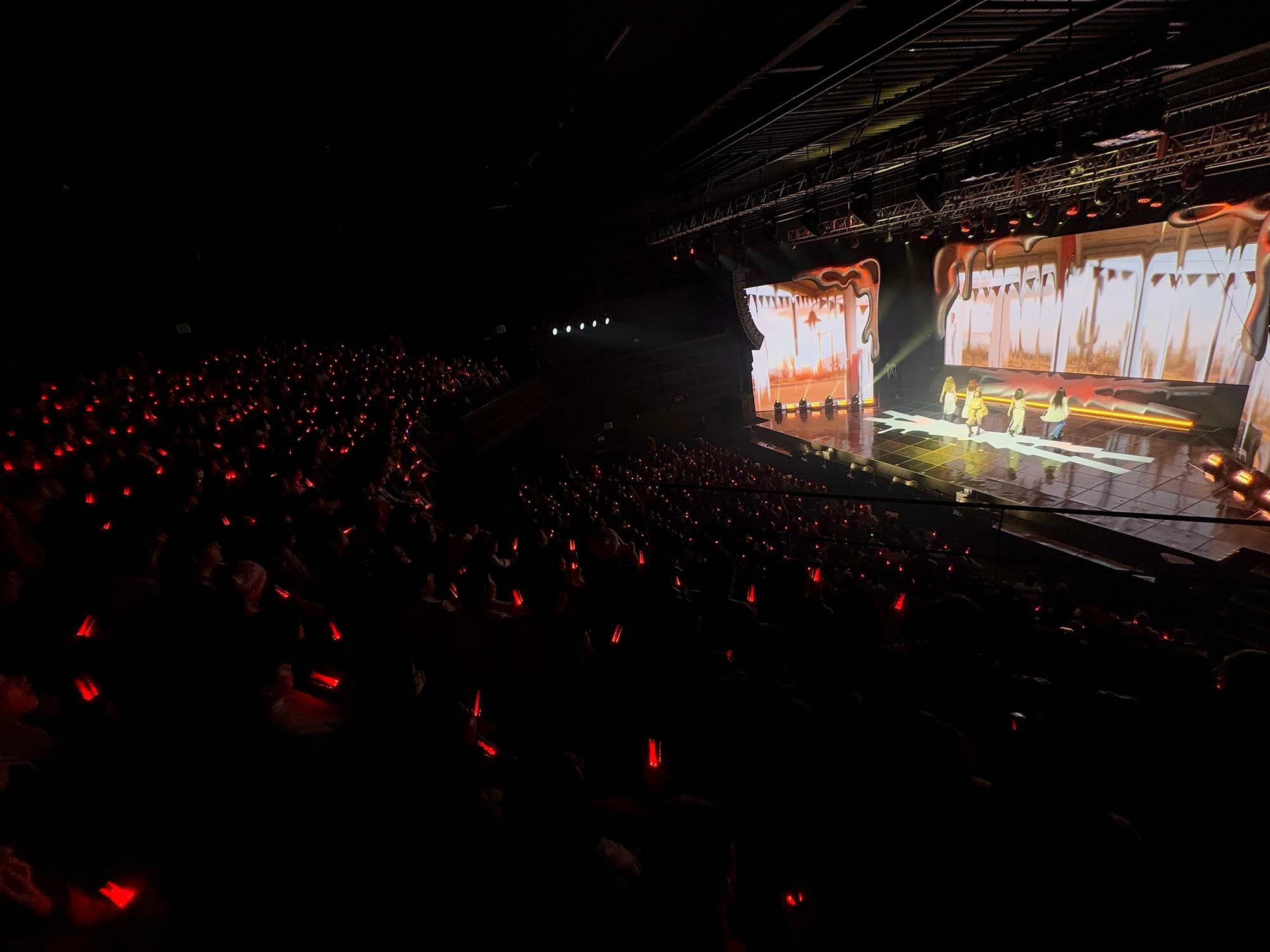 [FEARNOT] LE SSERAFIM討論區(118) “HOT"回歸大發！預祝櫻花0319生日粗卡 | LIHKG 討論區