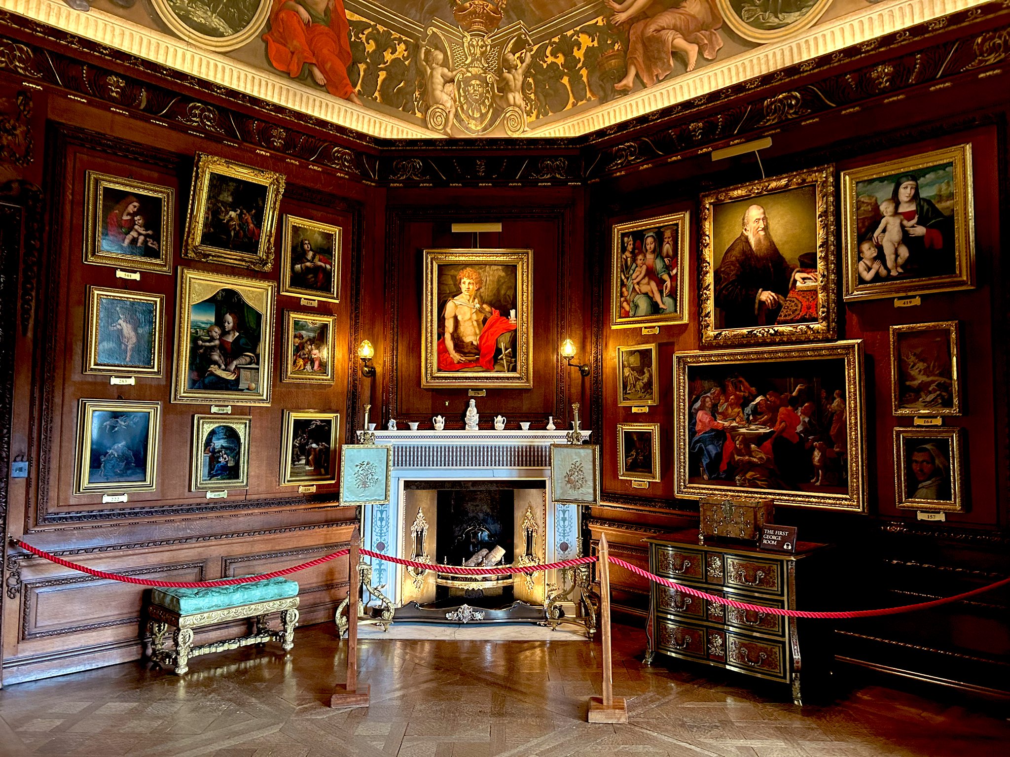 Burghley House Interior Carols In The Grandeur Of The Great Hall At