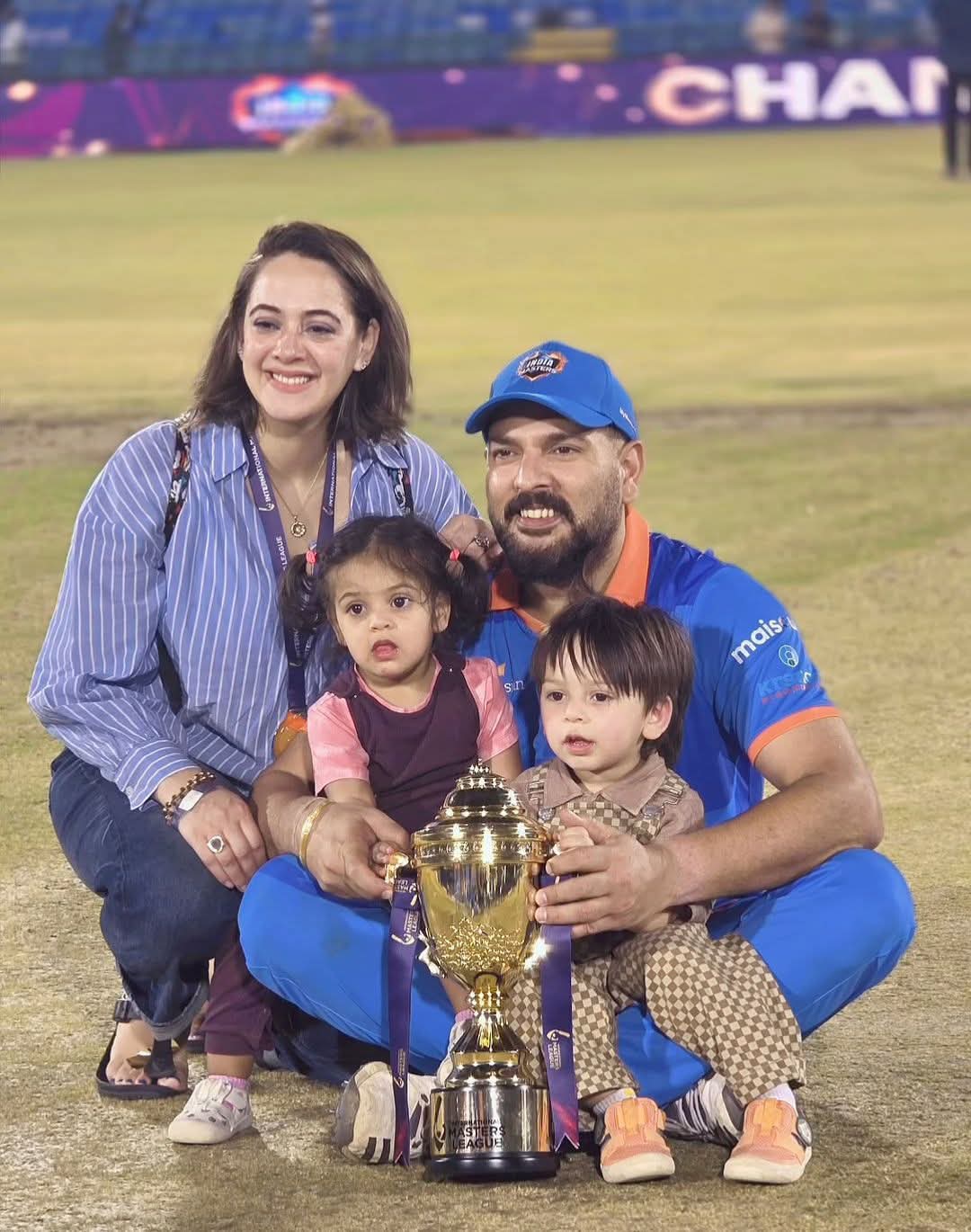 Yuvraj Singh Family Photos Umer Rashid On X: "Yuvraj Singh With His