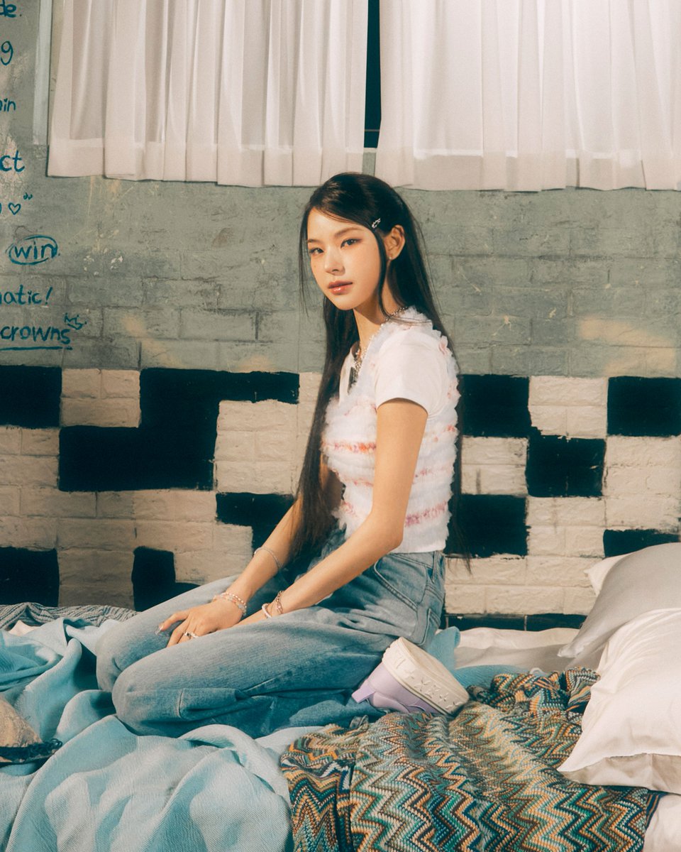 서바 출신 그룹 답게 전원 비주얼 자랑하는 이즈나 컨셉포토 - 인스티즈(instiz) 이슈 카테고리