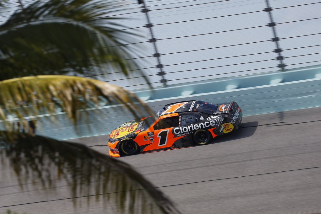 Nascar Driver Travis Scott What I Learned Following A NASCAR Team