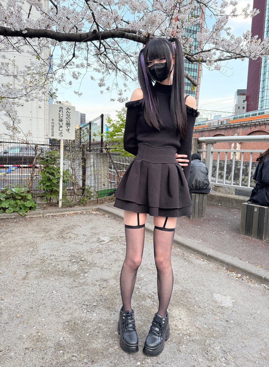 げらりん(@nwqllxq ):一緒にお花見しよ…？