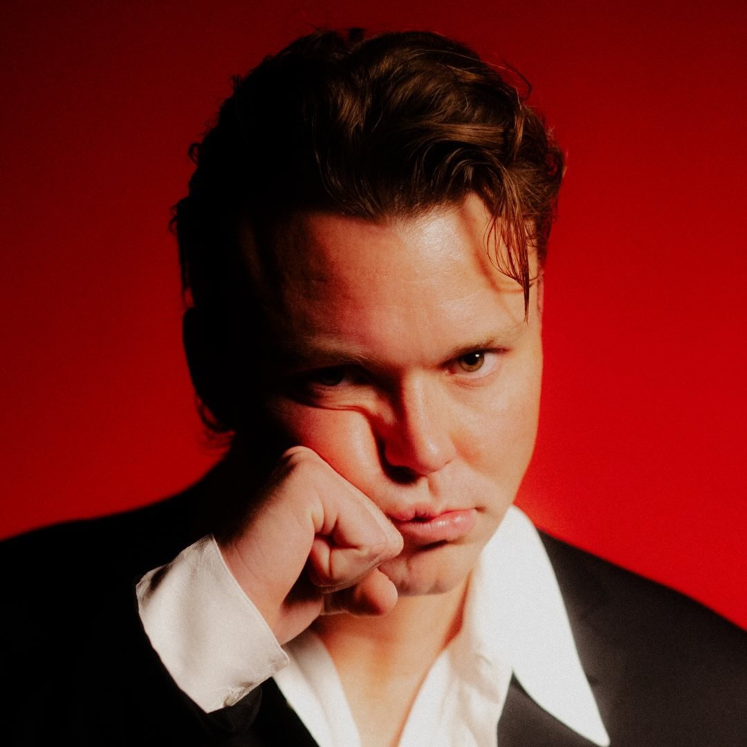 Ashton Irwin Icon Ashton Irwin (@Ashton5SOS) / X