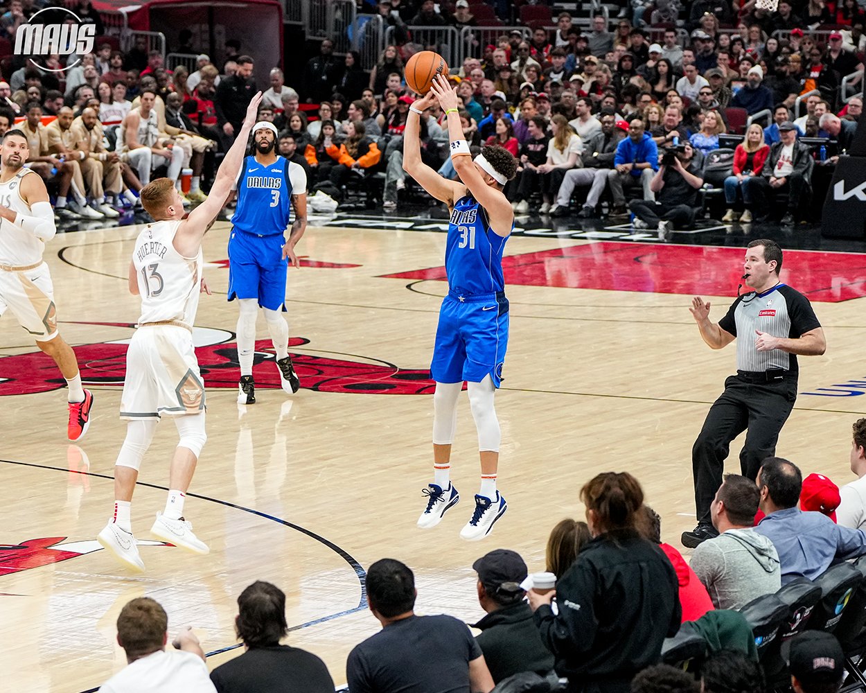 Klay Thompson跟隨兄弟Curry的腳印，達成一項歷史第二人做到的紀錄 | NBA地域 | 籃球地帶 - FanPiece
