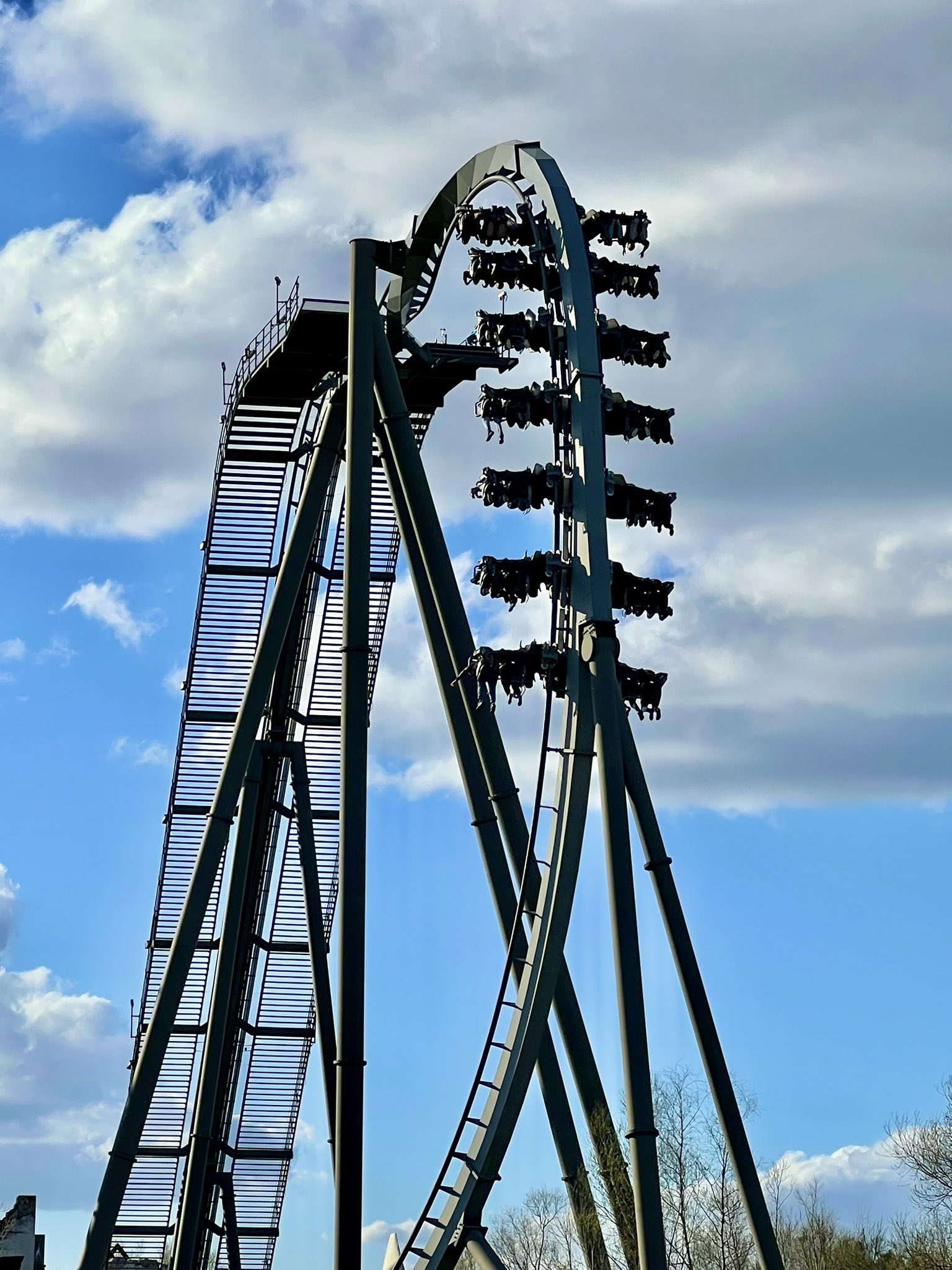 The Swarm Thorpe Park Logo Thorpe Park's New Swarm Ride Leaves Test