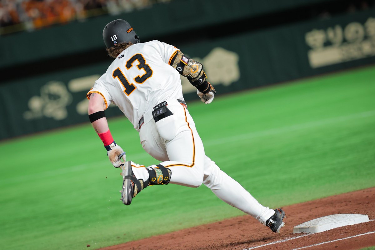 #巨人 開幕3連勝！ #キャベッジ #Cabbage 3回、3試合連続安打となるツーベース。 Another double. Another ...