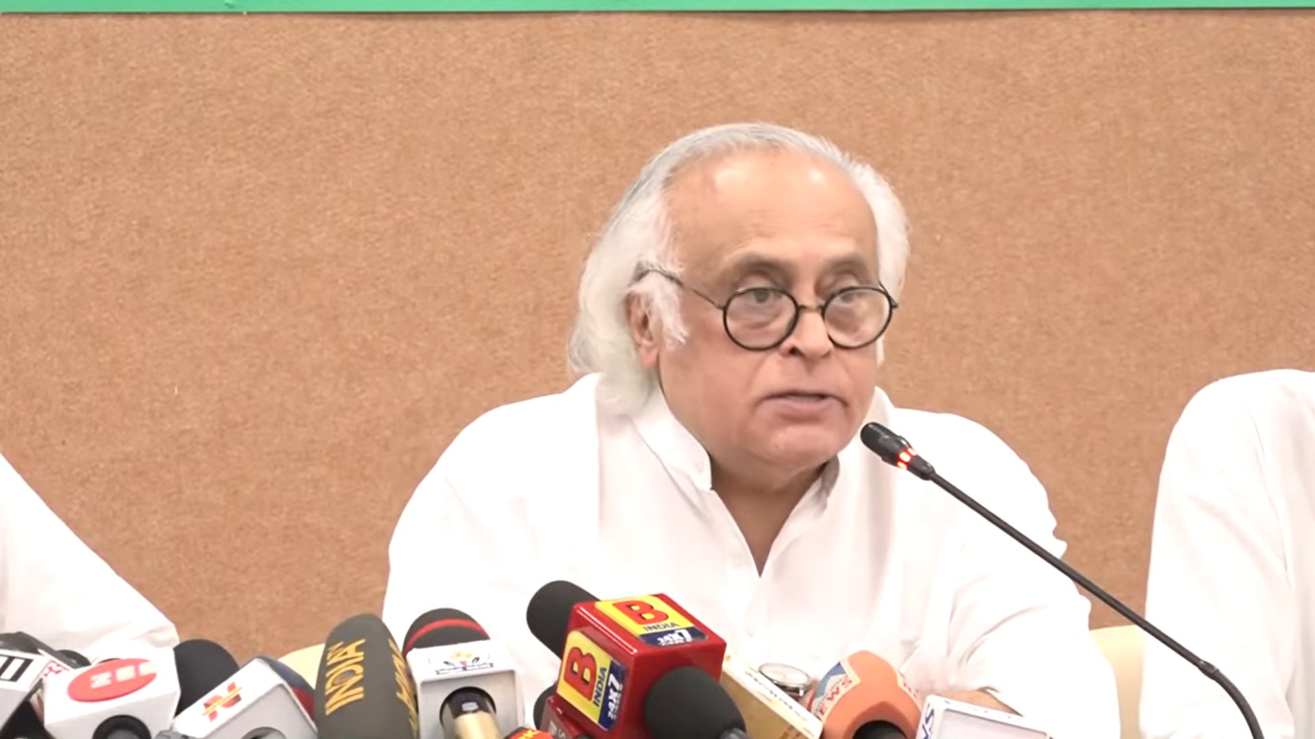 Priyanka Gandhi Vadra skips AICC meeting in Ahmedabad; Congress ...