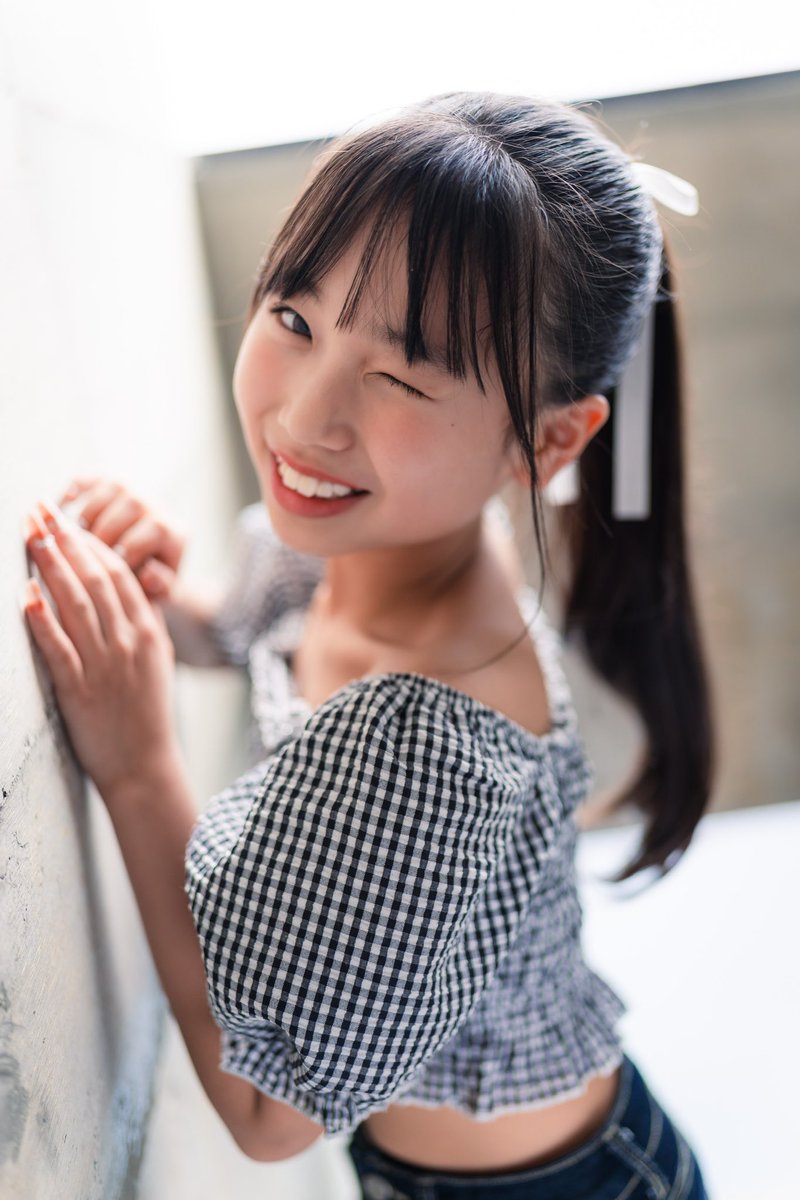 【画像】10歳・小5女子、撮影会で悩ましげなポーズ [808139444]