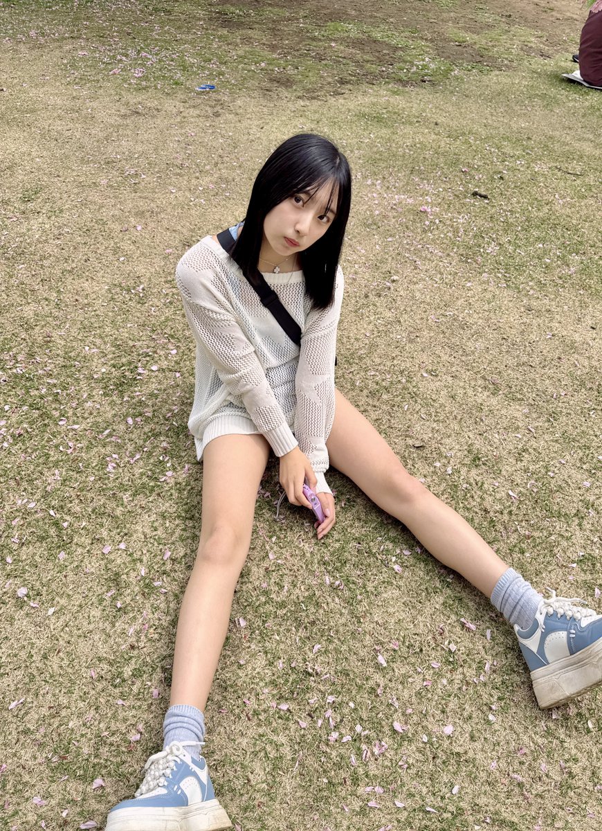 【画像】女子小学生の貝がパックリ開いてビラビラしてる [808139444]