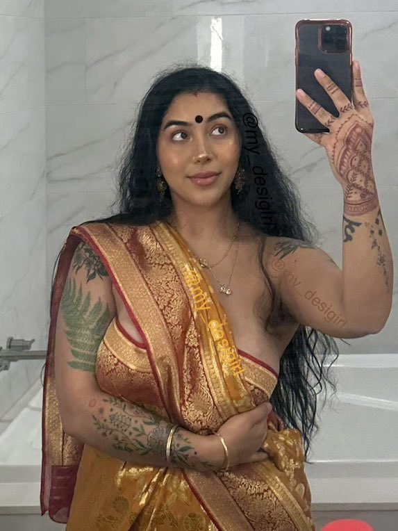 Vishakha(@my_desigirl11 ):Do you like my Saree? 🇮🇳