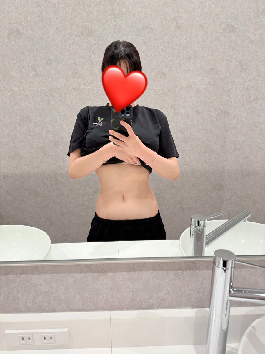 【画像】AV女優さん、Twitterに投稿したMカップのおっぱいの写真をパクられ悪用される [808139444]