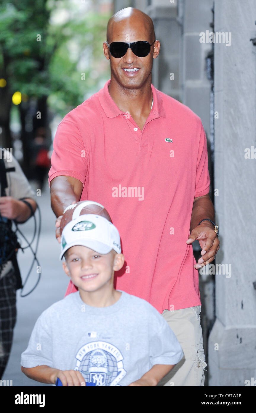 Jason Taylor Photo With Sunglasses