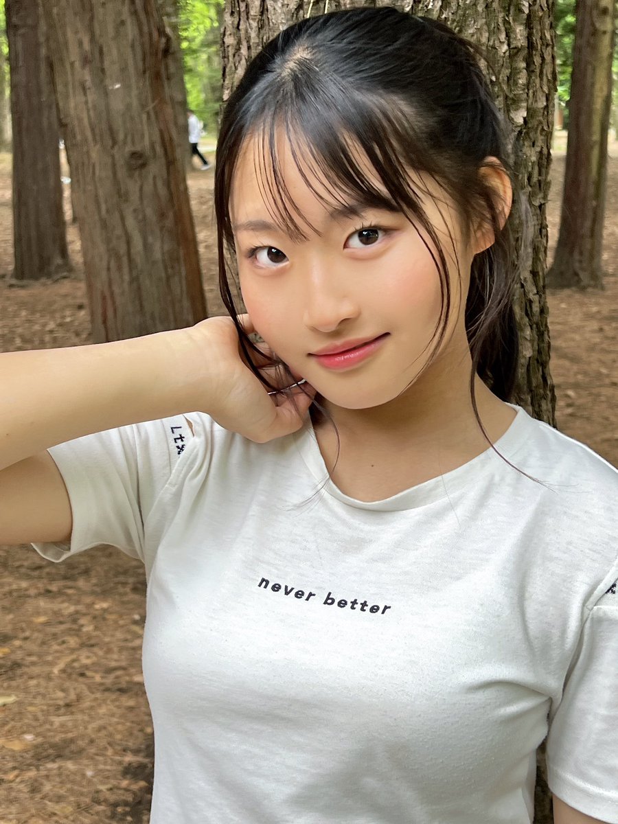 【画像あり】ロケットおっぱいの女子中学生、BBQでエビばかり食べる [808139444]