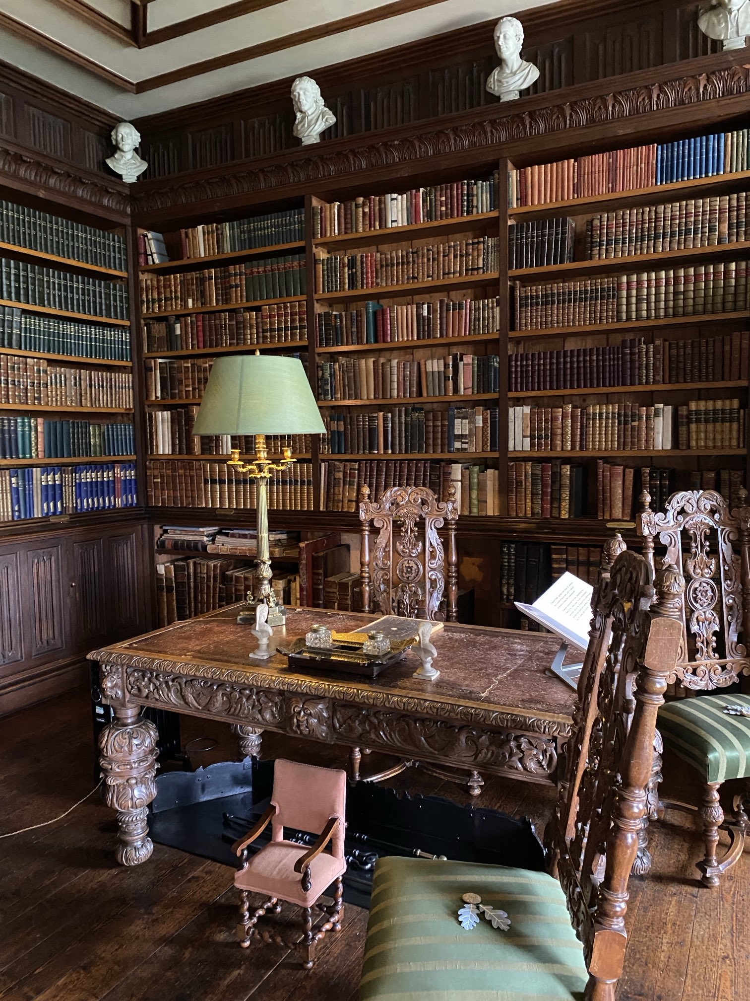 English Manor House Libraries A Review: English Country House Style: