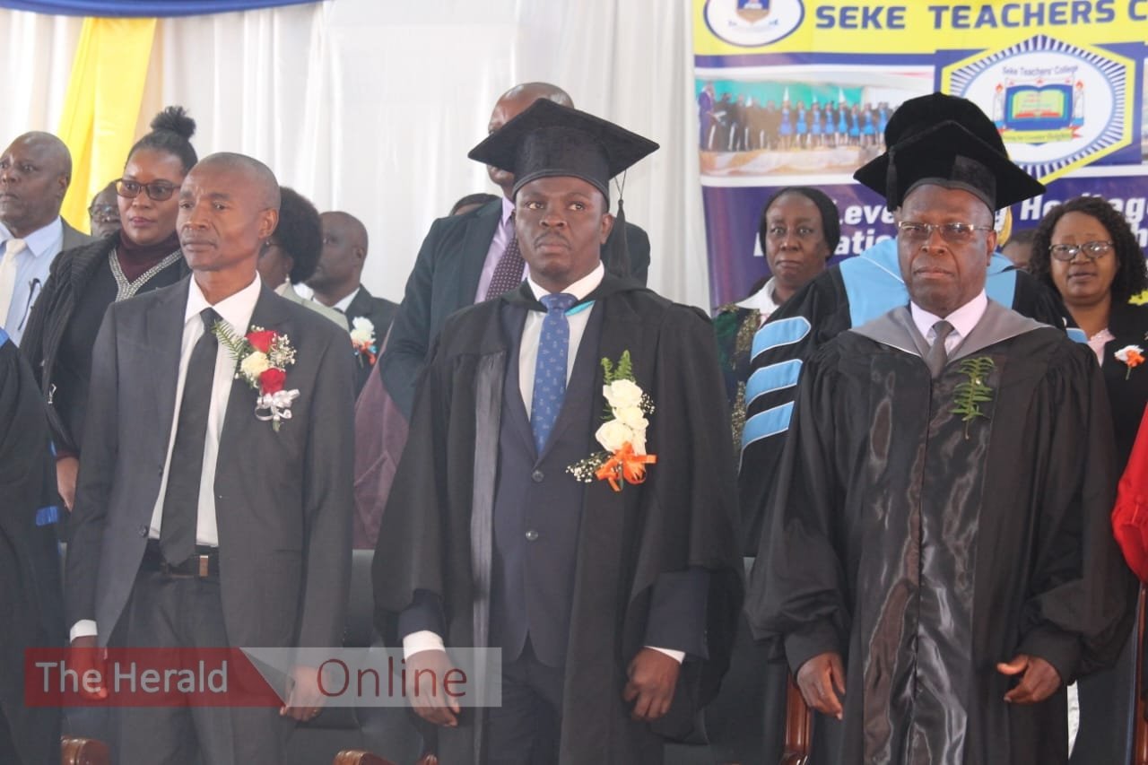 Seke Teachers College Logo