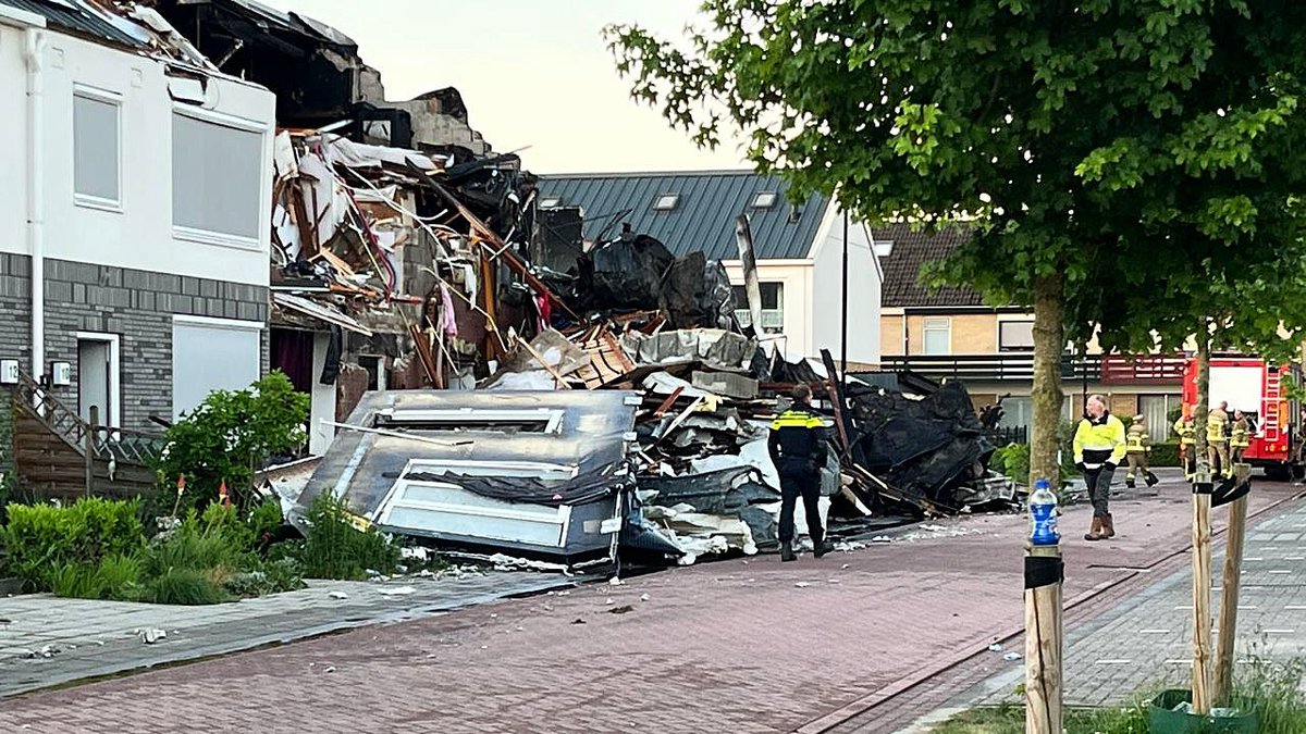 Grote brand verwoest meerdere woningen in Didam - Oozo.nl