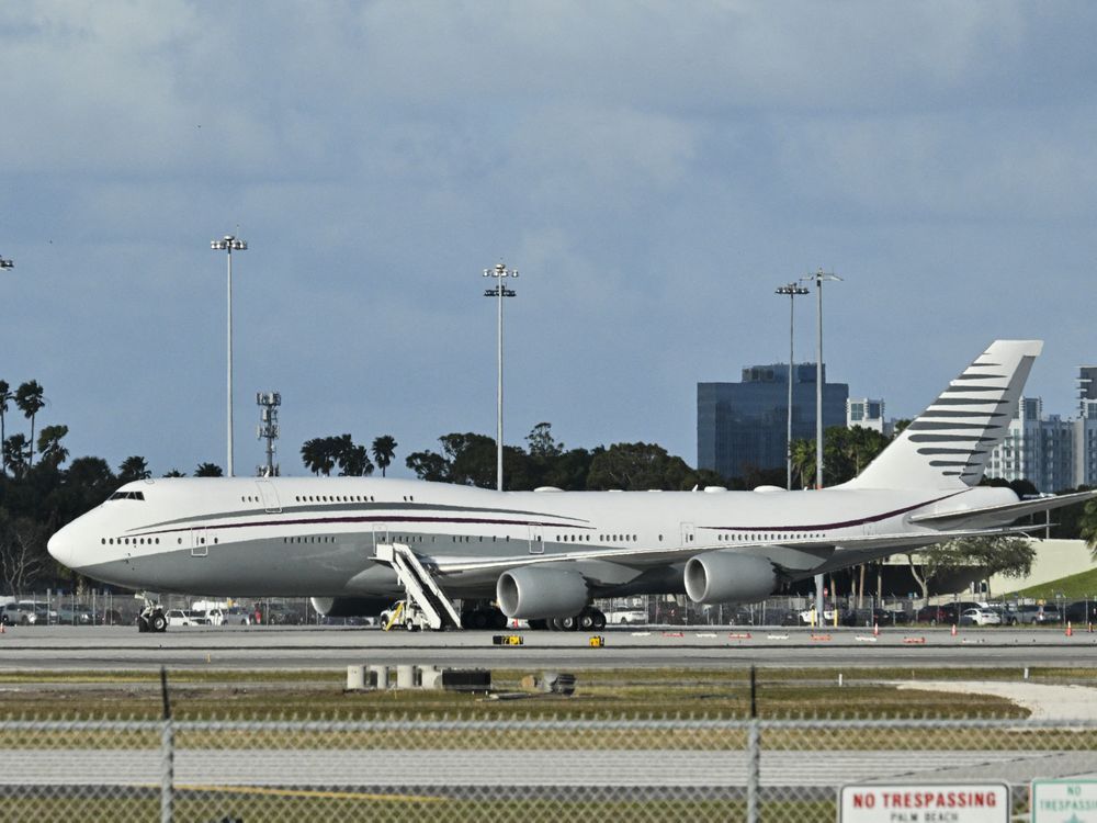 Trump Declines to Use Qatari Luxury Jet After Leaving Office Amid Air ...