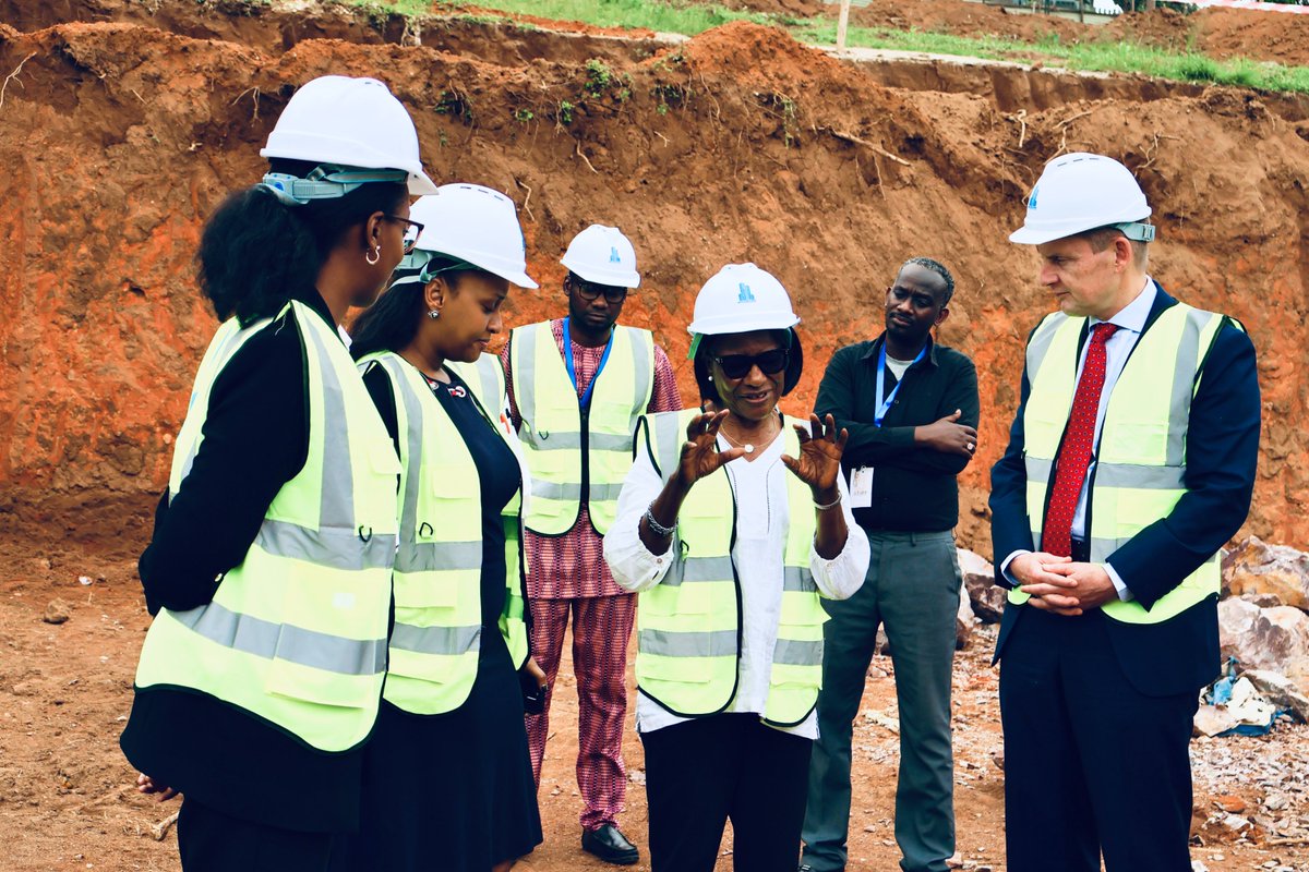 Ambassador Eric Kneedler @USAmbRwanda profile | Muskviewer