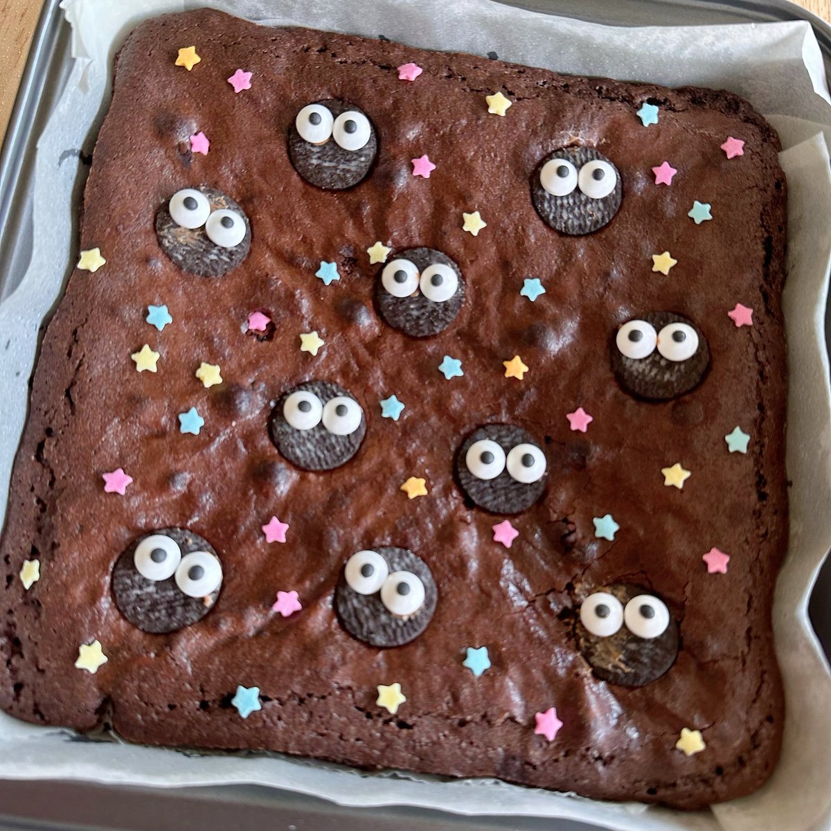 「I made soot sprite brownies!」|luke! 🌻のイラスト
