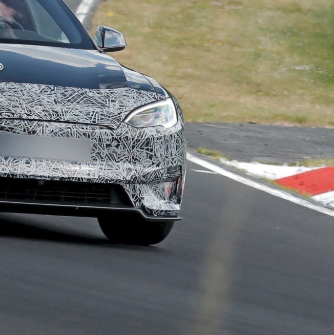 Tesla Tests New Model Y Performance with Plaid Wheels, 510 HP, 0–60 in ...