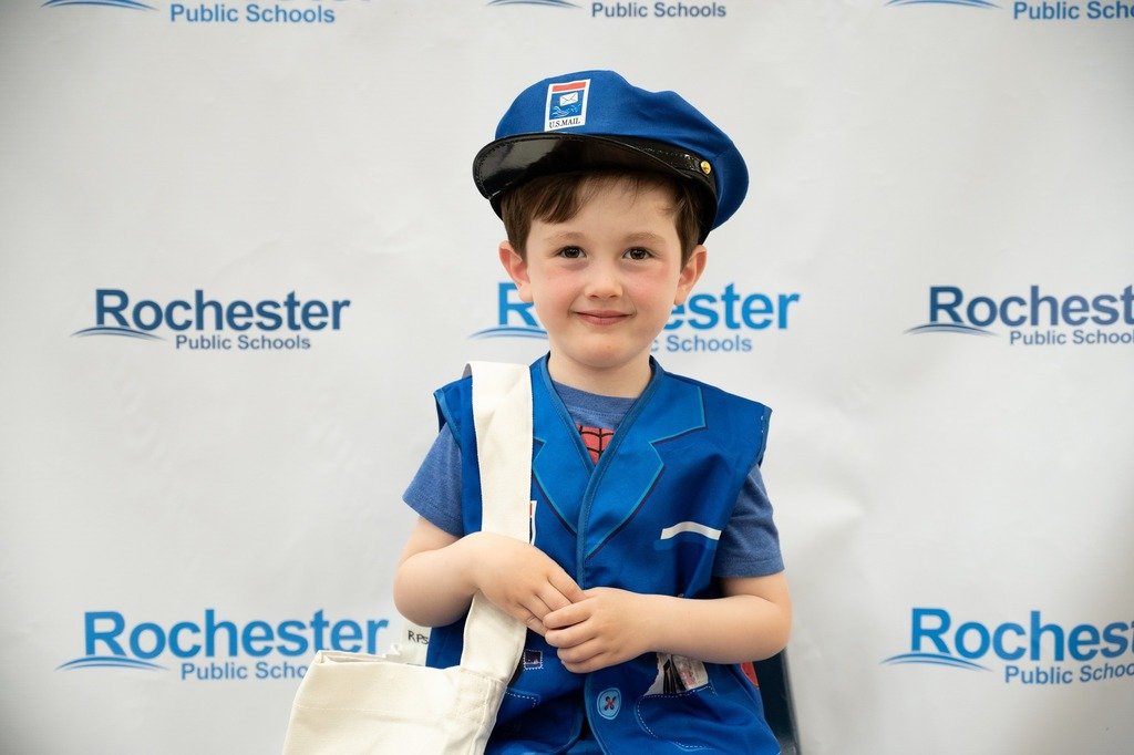 Rochester Public Schools Logo