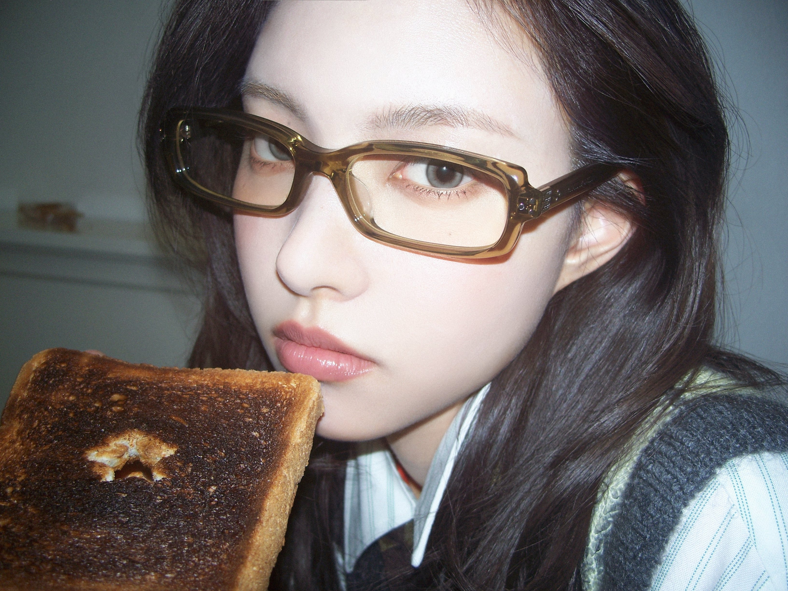 ILLIT(아일릿) 'bomb' Concept Photo (GLLIT Ver.) - 인스티즈(instiz) 이슈 카테고리