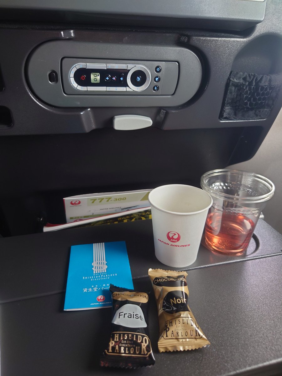 Fラウンジでお腹いっぱいだったけど楽しみにしてたJAL5月羽田...