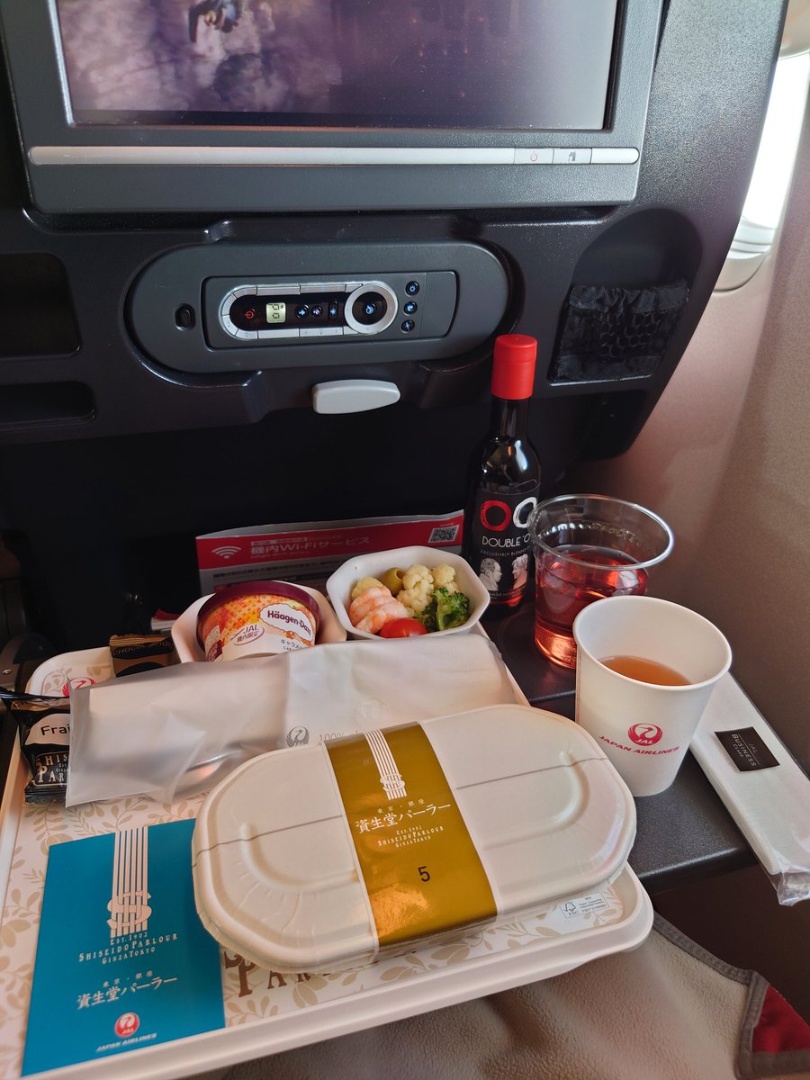 Fラウンジでお腹いっぱいだったけど楽しみにしてたJAL5月羽田...