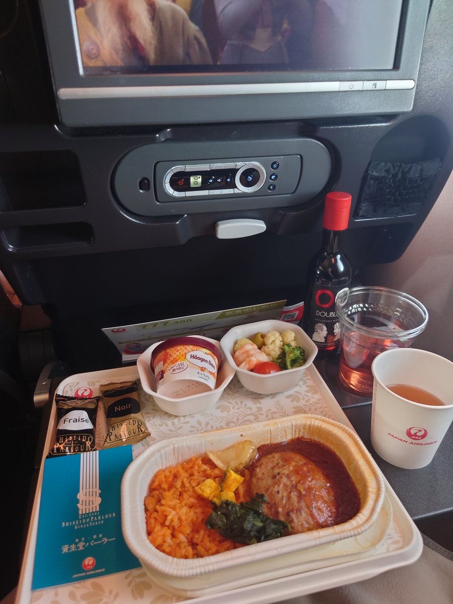 Fラウンジでお腹いっぱいだったけど楽しみにしてたJAL5月羽田...