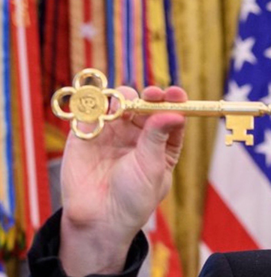 Trump Gives Musk Gold White House Key as DOGE Tenure Ends, Musk Aims ...