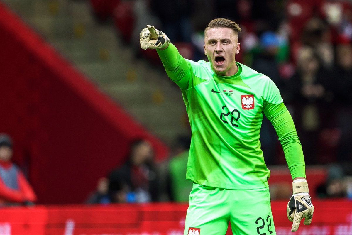 Manchester United Eye Move for OGC Nice Goalkeeper Marcin Bulka ...