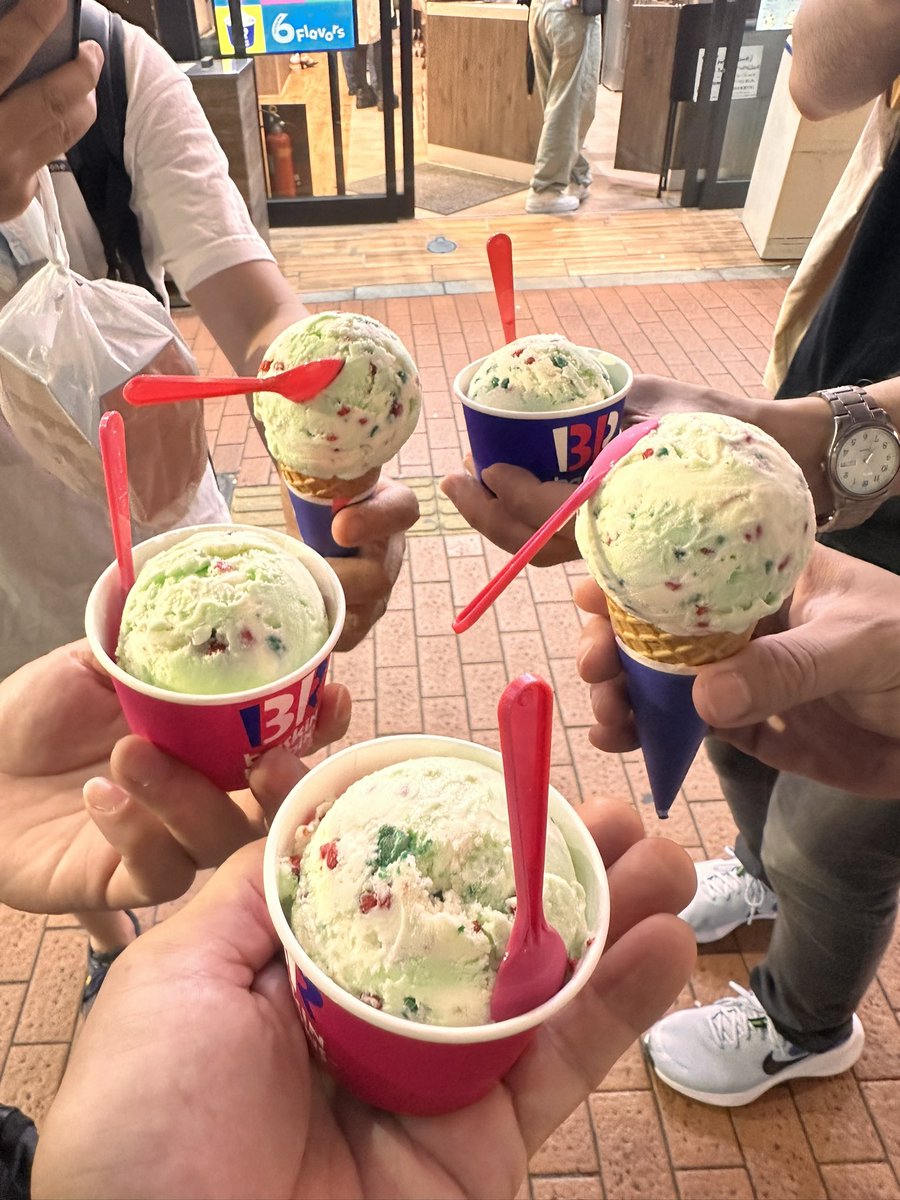 Inuwasabi_0304 3話の聖地巡礼の話し以降も原作ではちょこちょこゆるキャンメンバーが出てくるのでアニメが忠」yas @c106土曜 N-01bの漫画