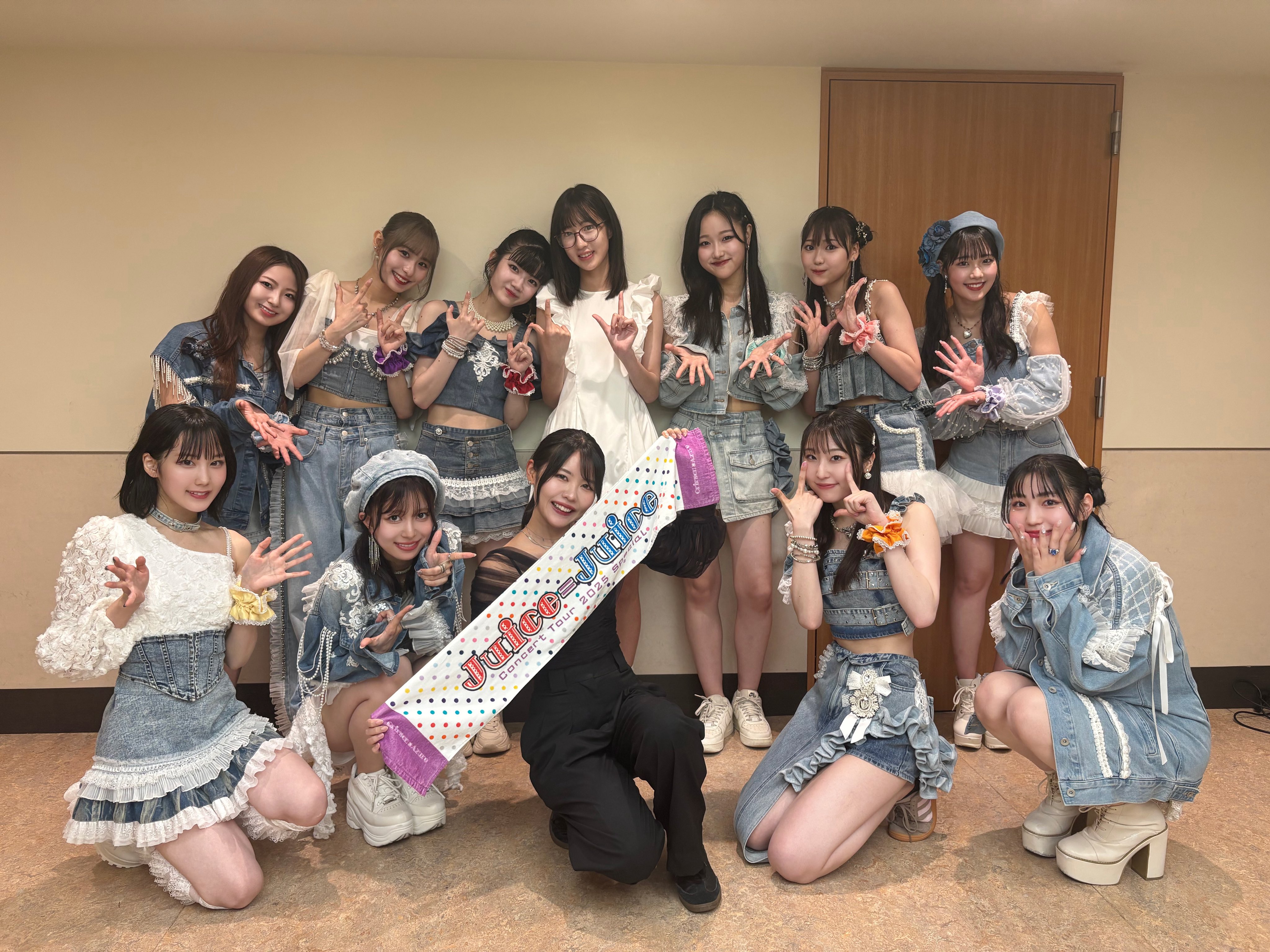 林仁愛を迎えたJuice=Juice最新集合写真！ - 5ch