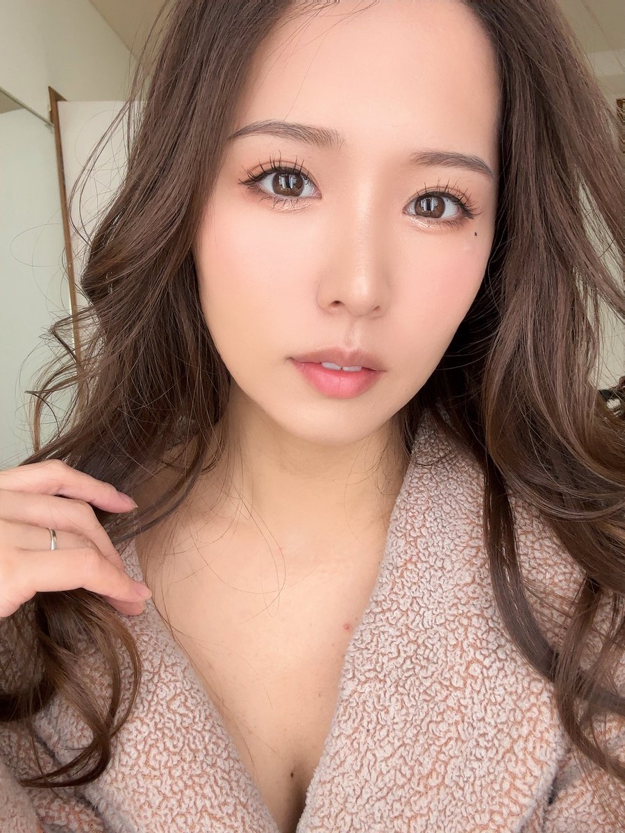 CFNM-004 Sikreto ng Damit ng CFNM Miho Tsuno - MissAV