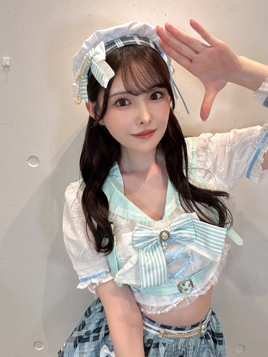 MIDV-472 当我看到我的宝贝女朋友被班上的 DQN 使用春药强奸并与他们发生性关系时，我勃起了。 - 新