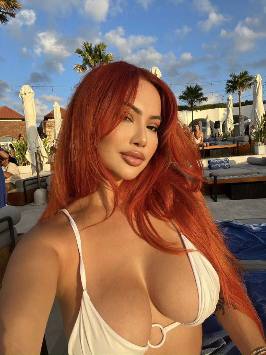 Ashley Vee Semana 2013