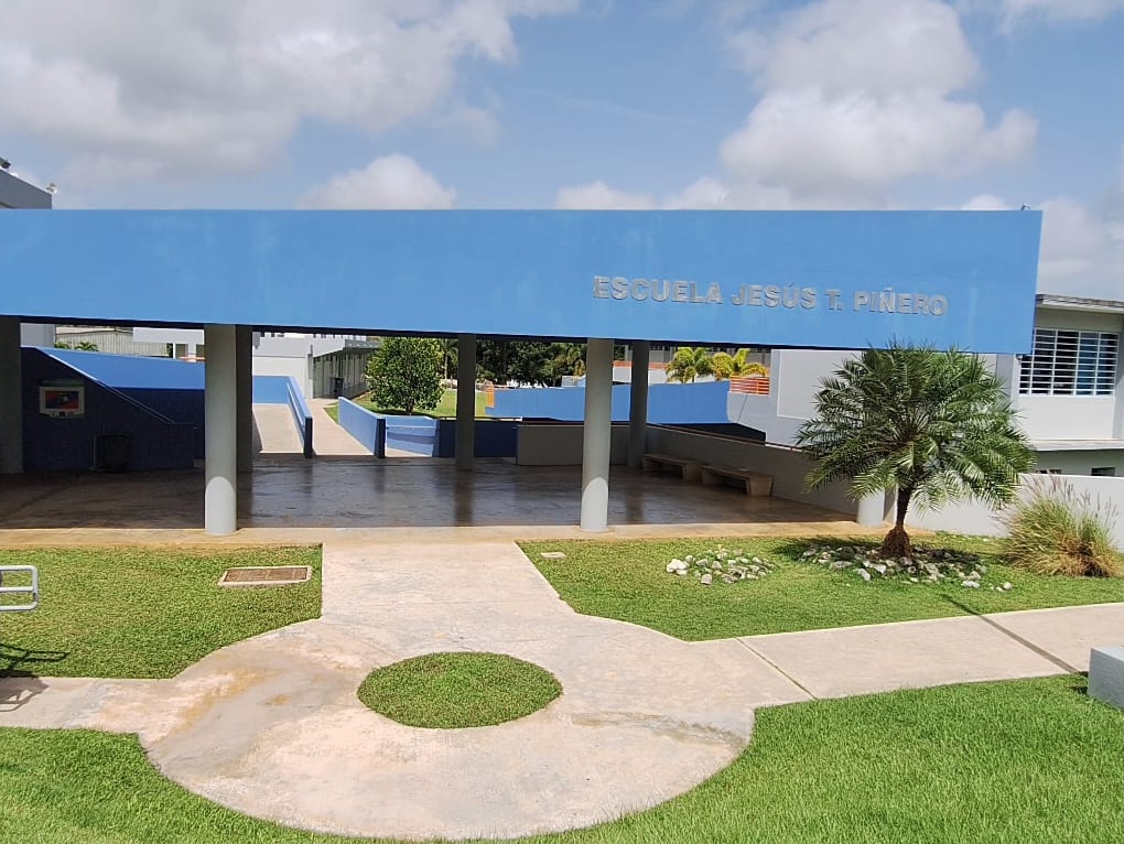Jesus T Pinero Escuela