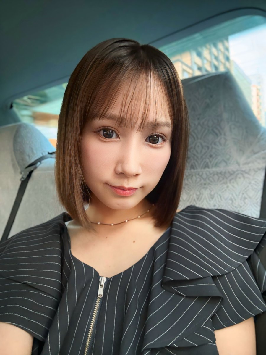 SSNI-556 すぐそばに嫁がいるのに僕に跨りヒソヒソ密着誘惑してくるささやき淫語お姉さん 小島みなみ