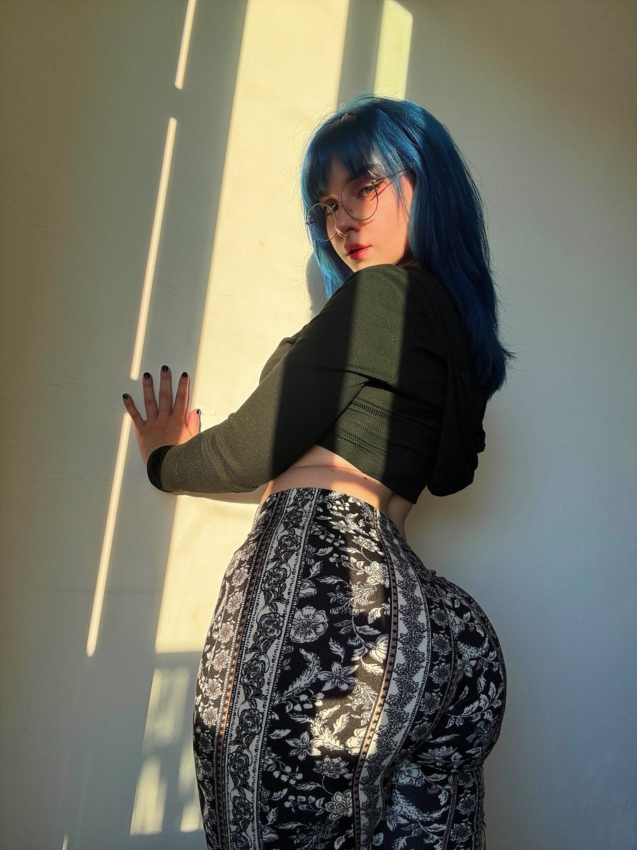The forbidden pants 﫡 https://t.co/Ky0oN8DZlJ
