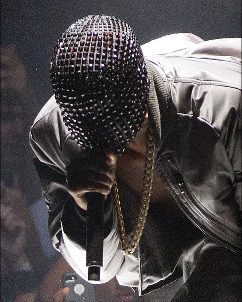 Kanye West Yeezus Maske 25 Photos From Kanye West's Yeezus Tour Opener