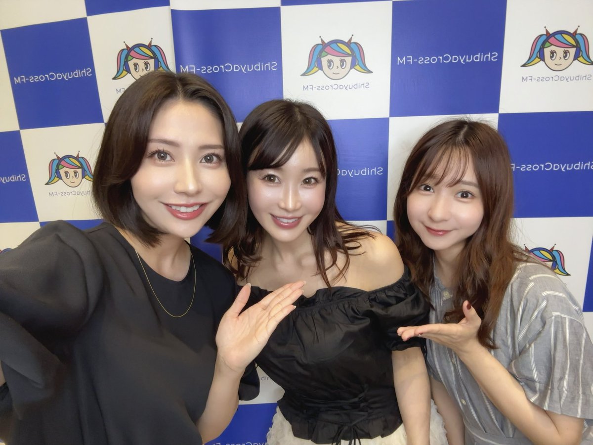 JUL-018 穿著各種情趣褲襪的痴女祕書大島優香把公司內部所有的男性都當寵物來把玩 - MissAV | 免