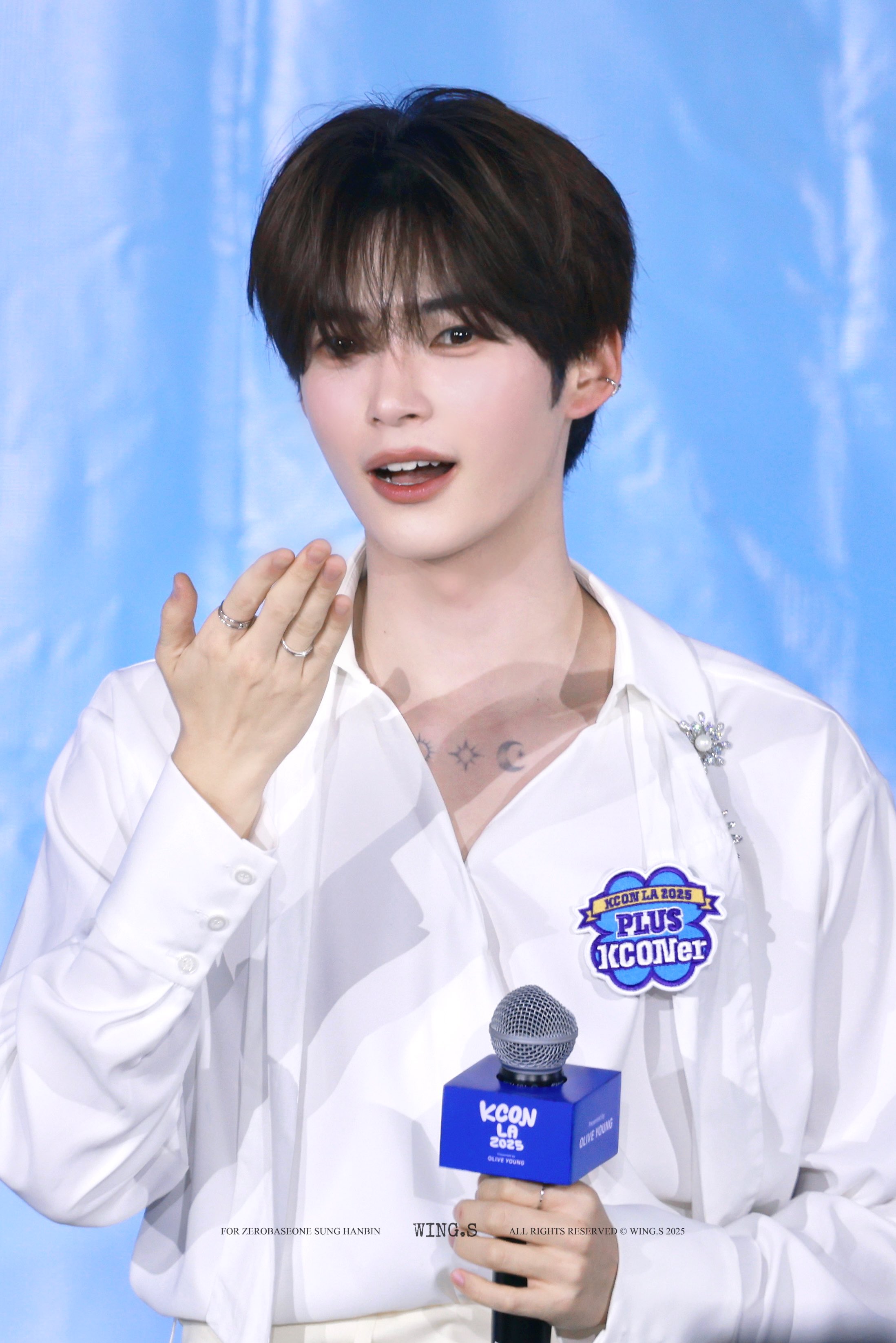 이번 케이콘 LA 고정 MC 남돌 비주얼.jpg - 인스티즈(instiz) 이슈 카테고리