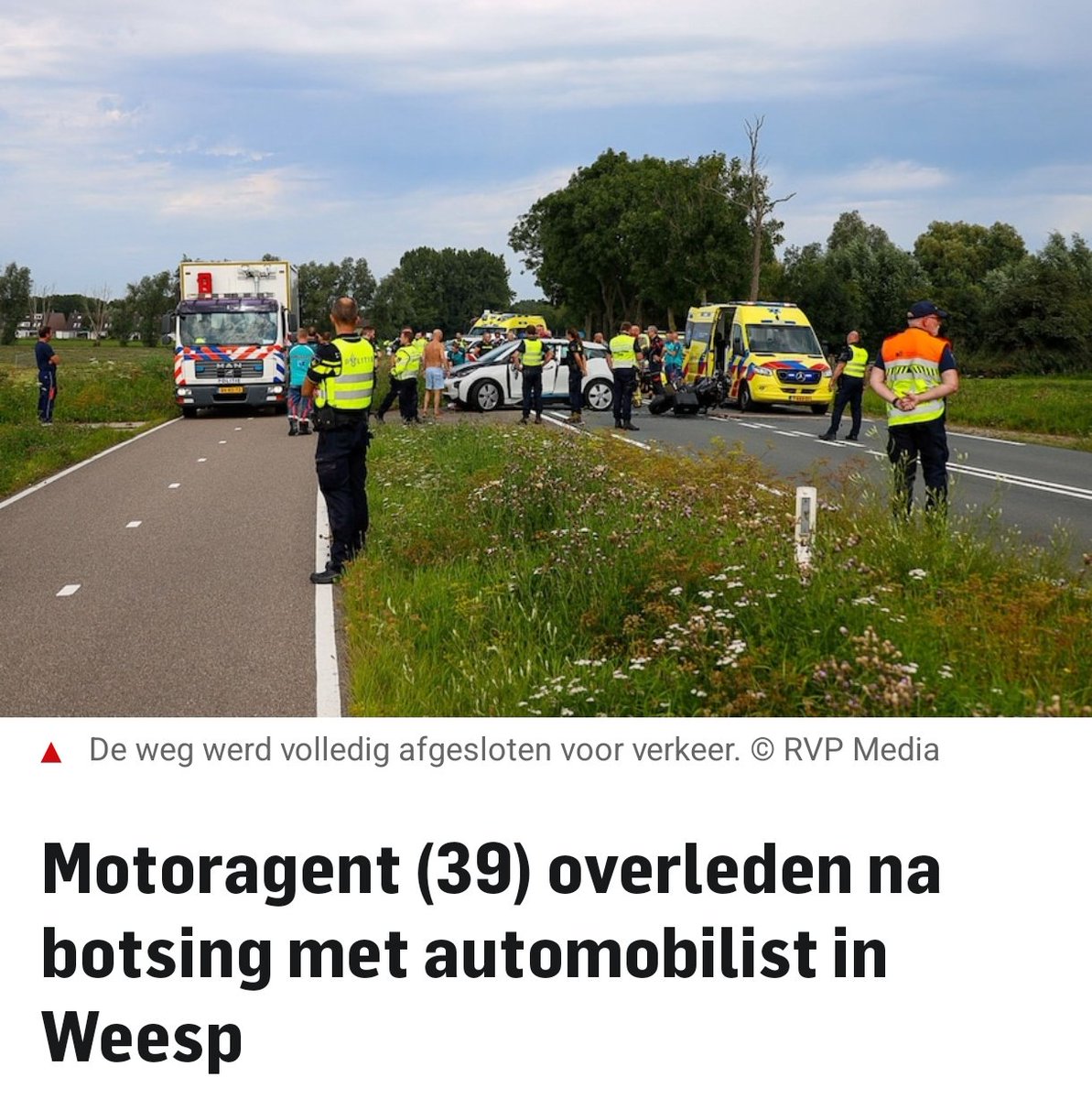 Politieagent (39) overleden bij ernstig ongeluk tussen motor en auto op N236 - Oozo.nl