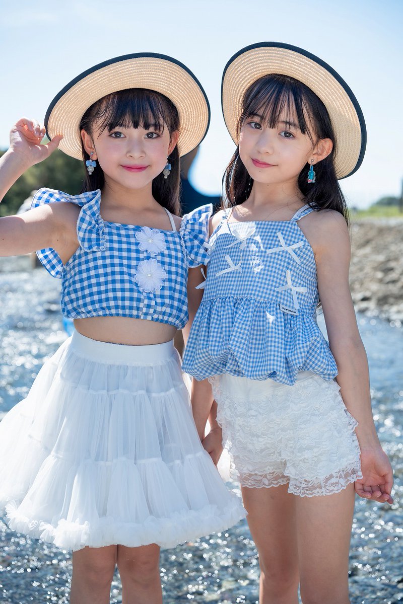 【画像あり】川で水遊びしてる可憐な少女2人組が撮られる [808139444]