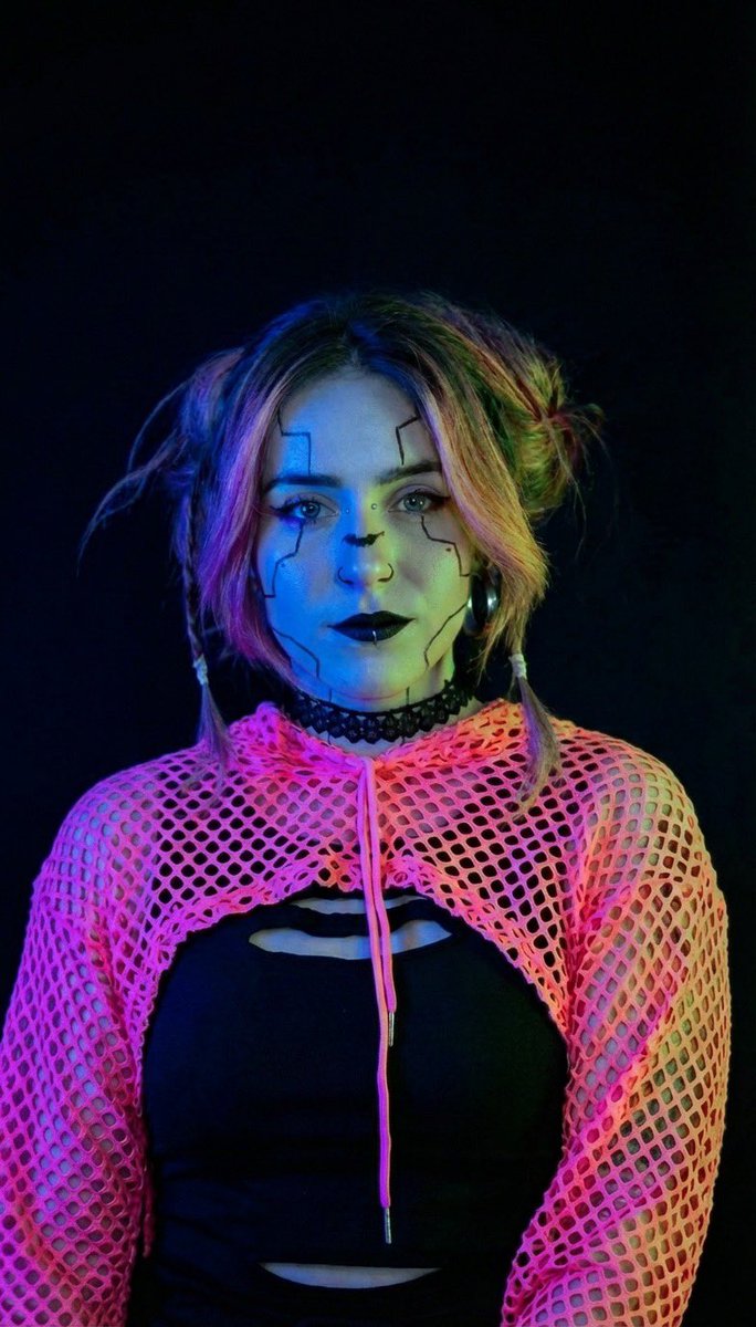 Eva ( Cyberpunk Addict ) (@evaboreale) / Posts / X