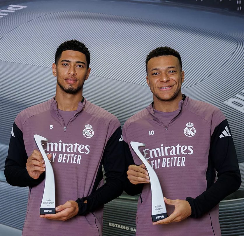 OFFICIAL: Kylian Mbappé and Jude Bellingham with FIFPro World 11 Awards ...