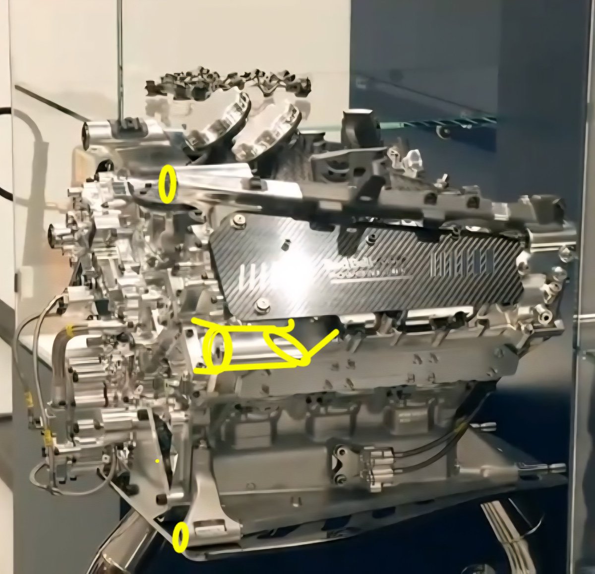 #F1 power units must bolt to the chassis with 6 bolts. Red Bull & Honda ...