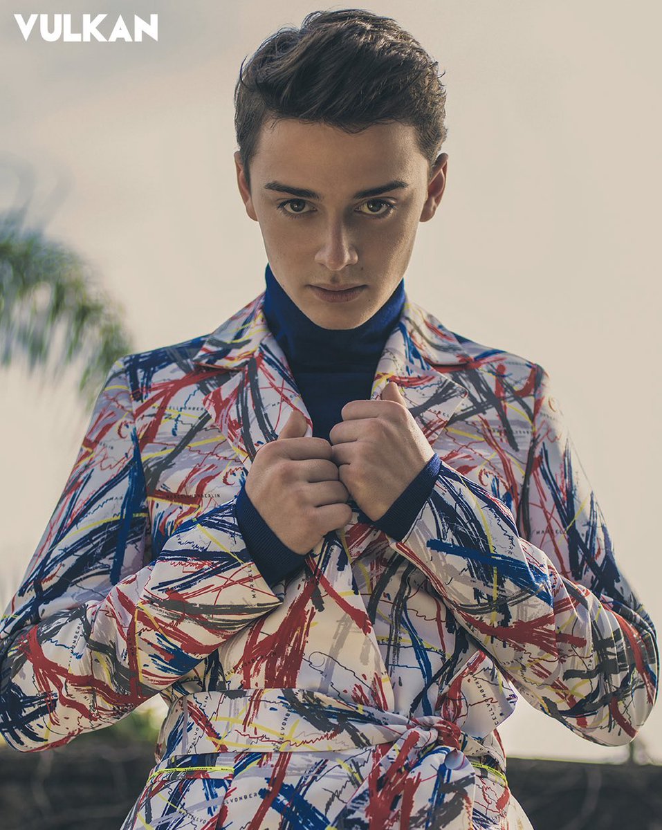 PÍTICO! 😍 — Noah Schnapp fotografado por Alexandra Bonnet para Vulkan ...