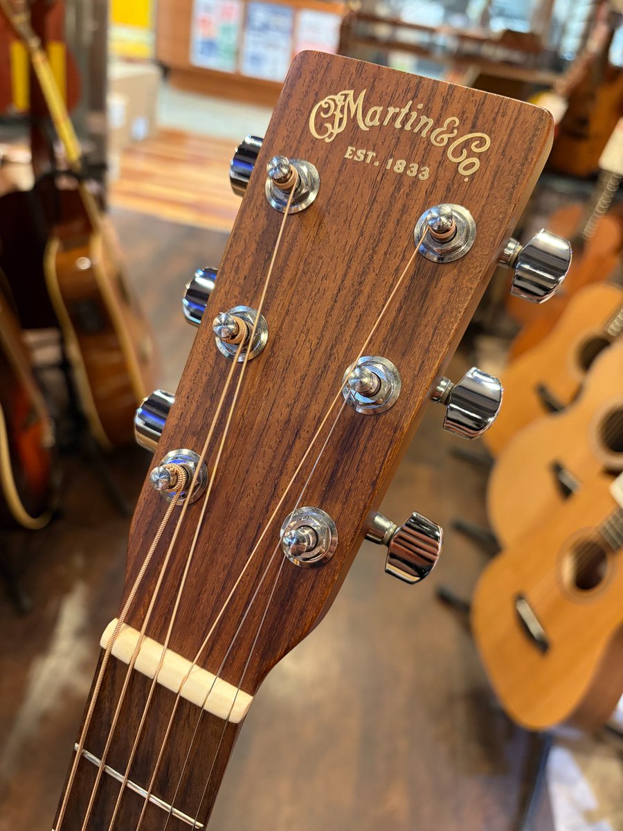 【15シリーズと侮るなかれ！】 『USED Martin / 0-15 Custom』 ジェニュイン・マホガニーを使用した、ハイグレードな ...