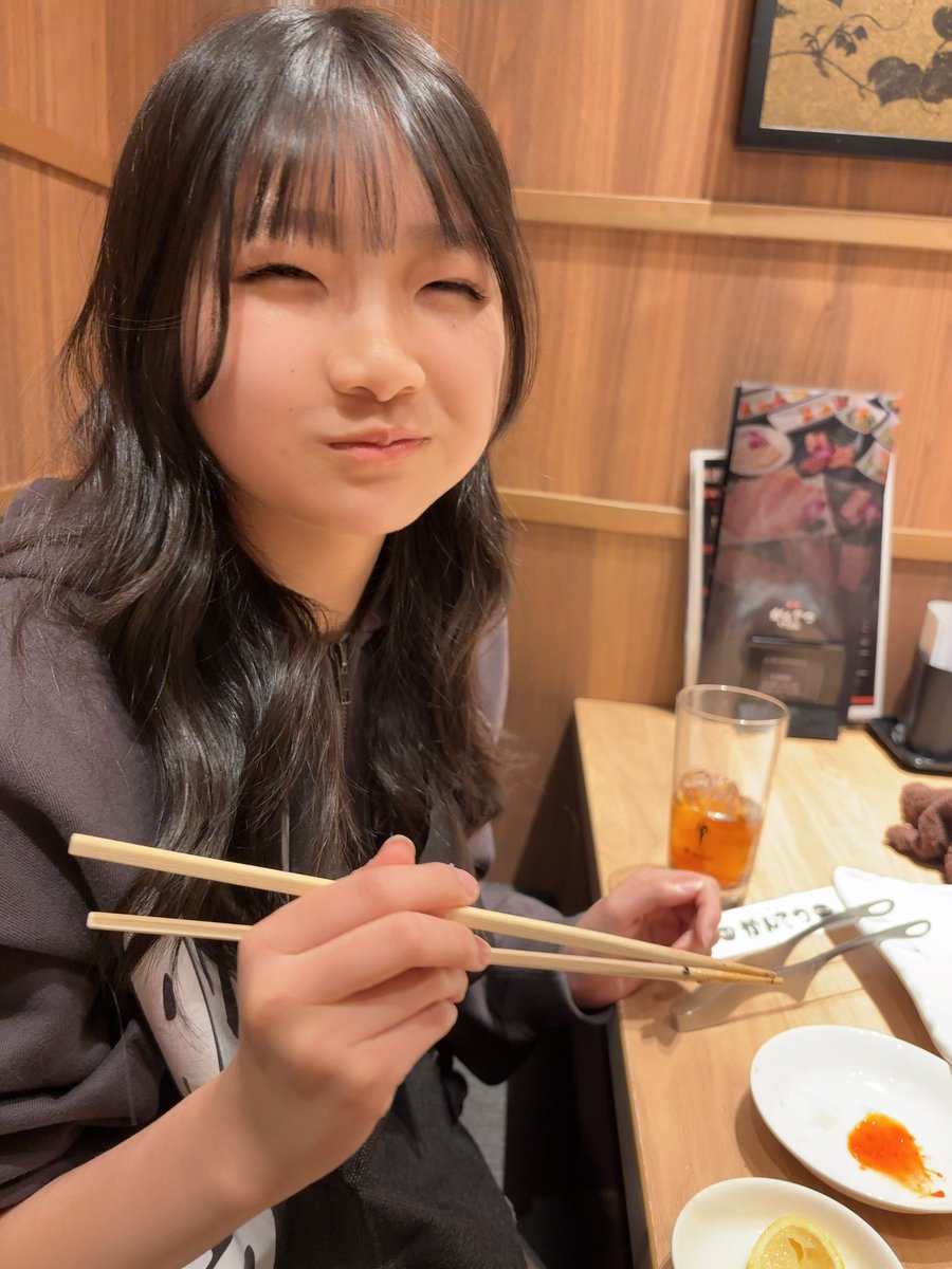 おはりんちょ♡ みてみてー！昨日焼肉食べたの數 焼肉だーいすき 塩タンが1番好きかな！ 相変わらずこの顔になっちゃいます♡笑 皆さん今日も元気 ...